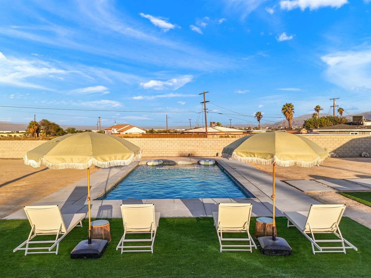 Sunview Paradise House Rental with Smoke Detector | Lake.com Rentals ...
