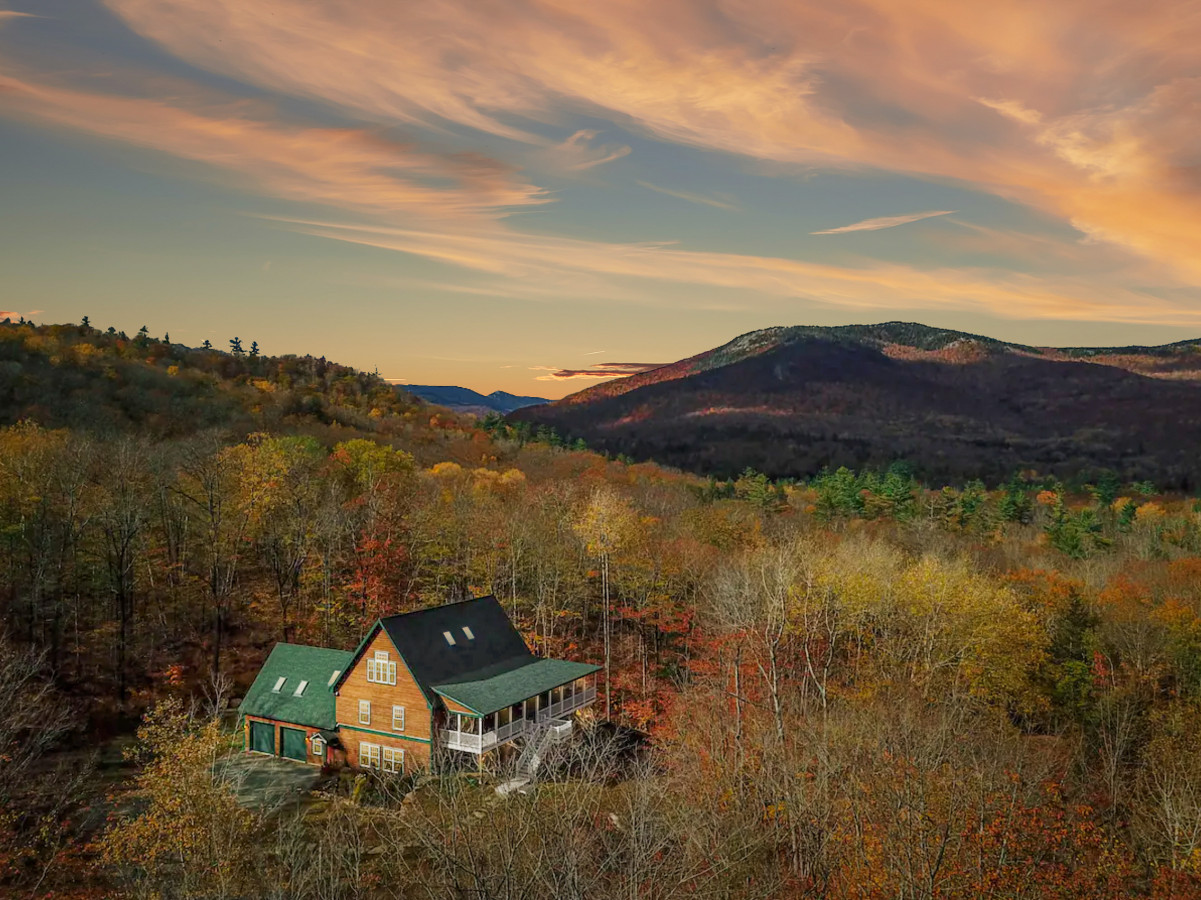 Luxe 4100 sq.ft Mountain Home at The Ledges Estate | Lake.com Rentals ...