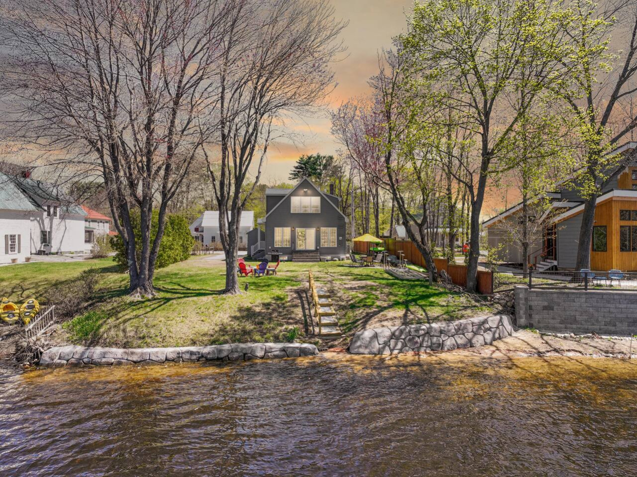 Beachfront House Rental: Loon's Lookout Waterfront | Lake.com Rentals ...