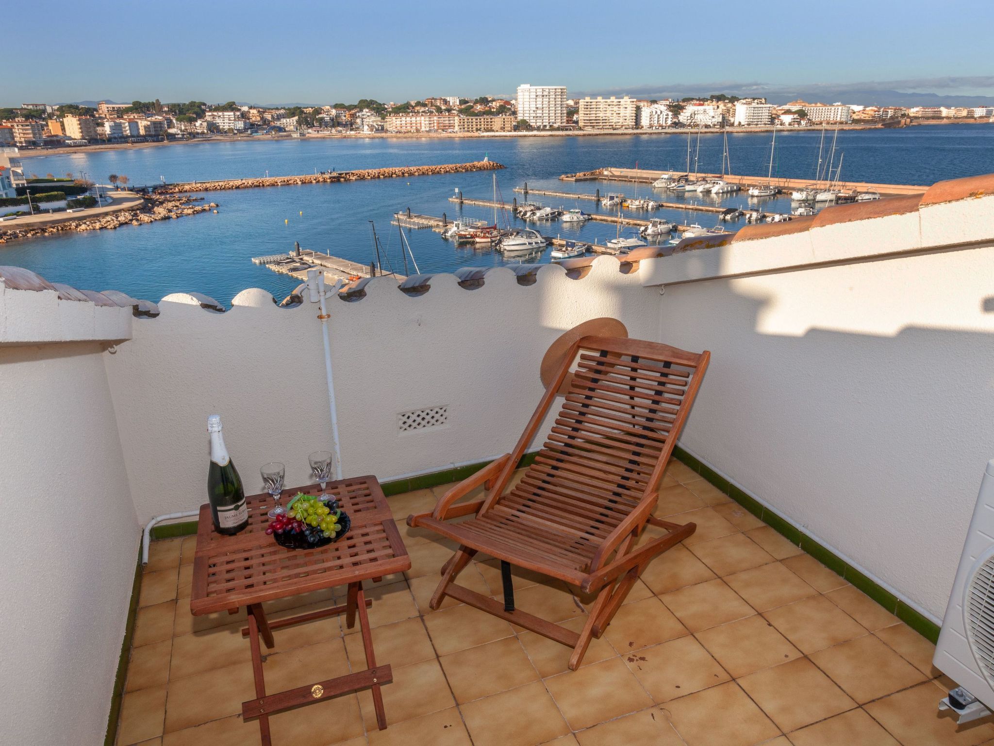 Port L'escala Rentals | Lake.com
