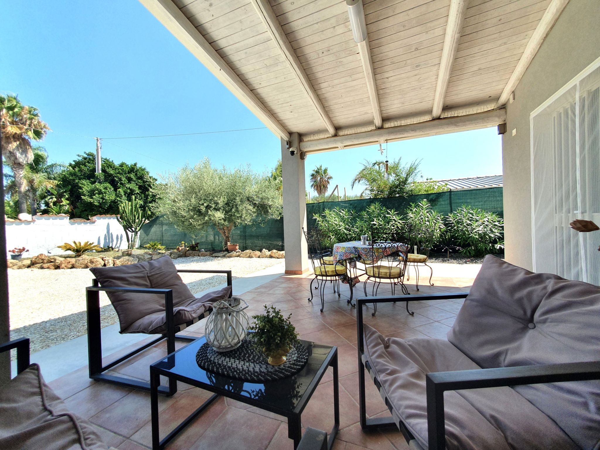 The Sunshine House Rentals | Lake.com