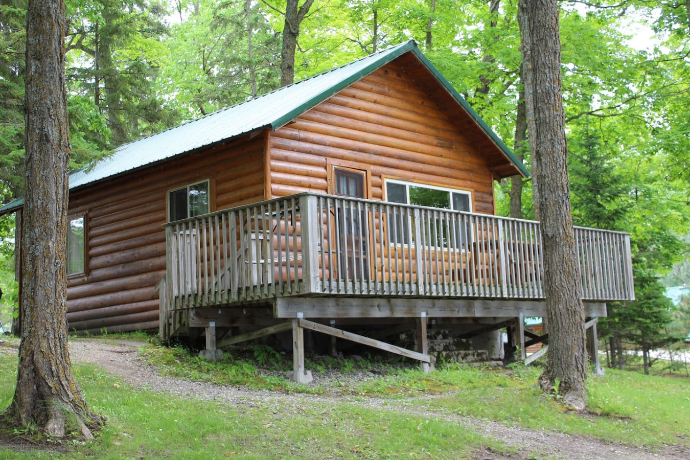 Waterfront Cabin 2: Classic Charm with Stunning Su | Lake.com Rentals ...