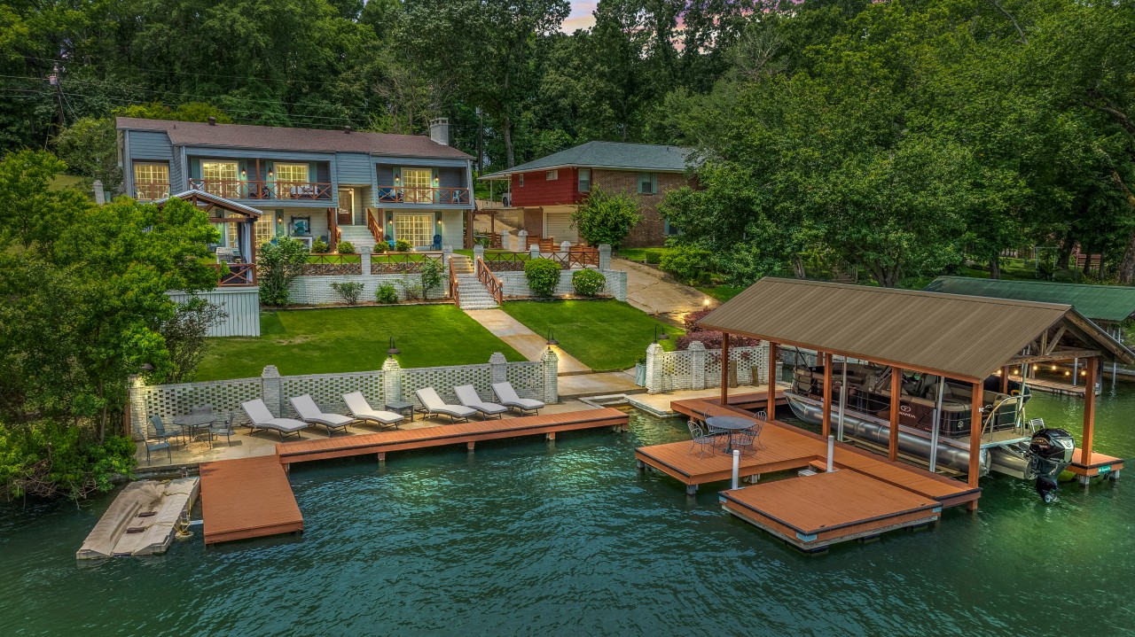 Lakefront House Rental: The Great Escape with Stun | Lake.com Rentals ...