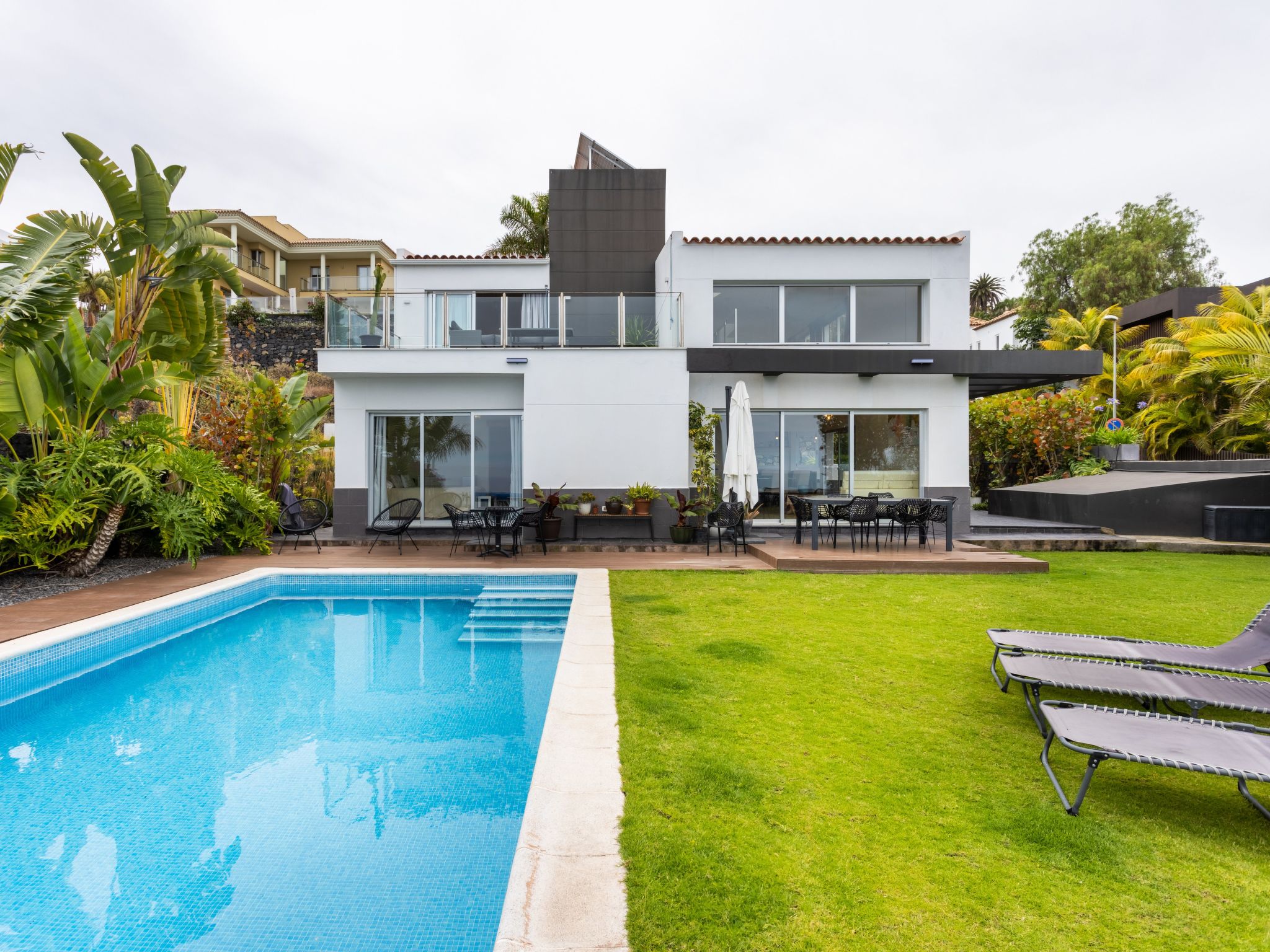 Villa Isla Bonita Rentals | Lake.com