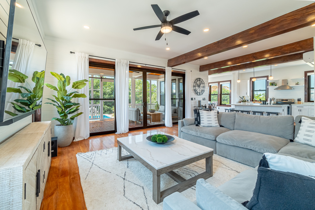 Beachfront Villa: Casa Lush at Mahogany Bay with P | Lake.com Rentals ...