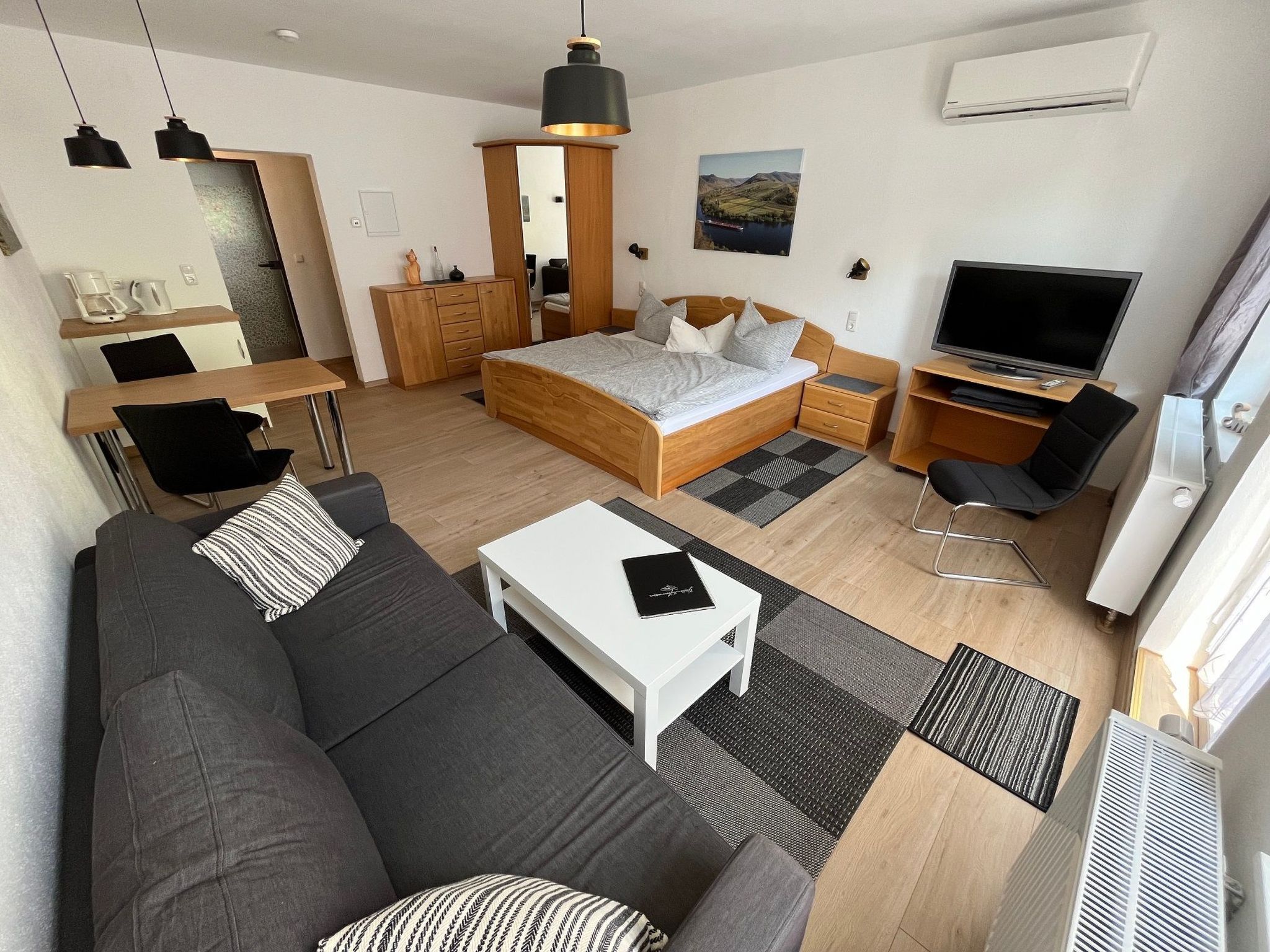 Haus Budinger Rentals | Lake.com