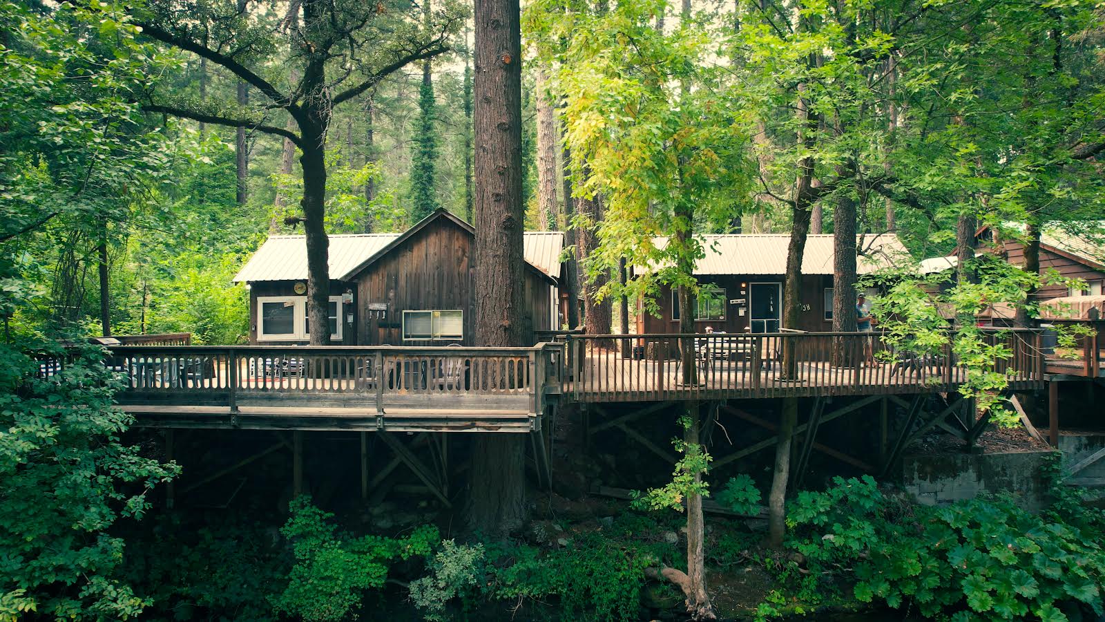 Kells Cabins, RiverCast & Upper Sac Shack together Rentals | Lake.com