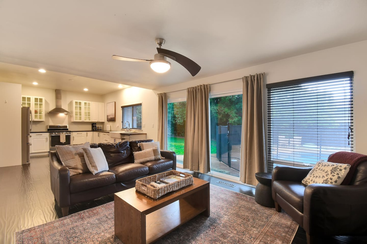 Charming Pool House with Hot Tub & Fire Pit - Secu | Lake.com Rentals | Lake.com